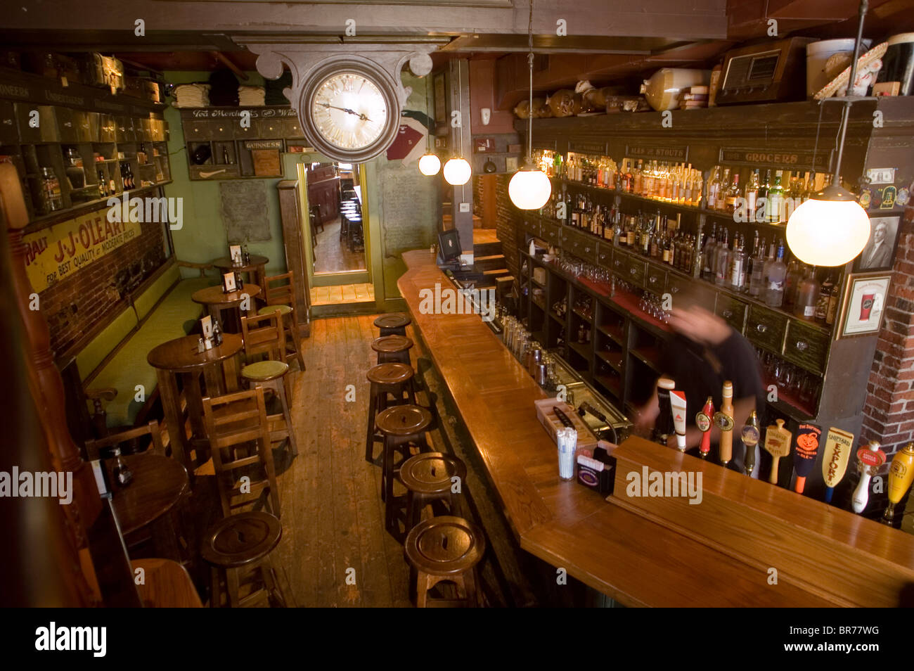 Bull feeneys pub hi-res stock photography and images - Alamy