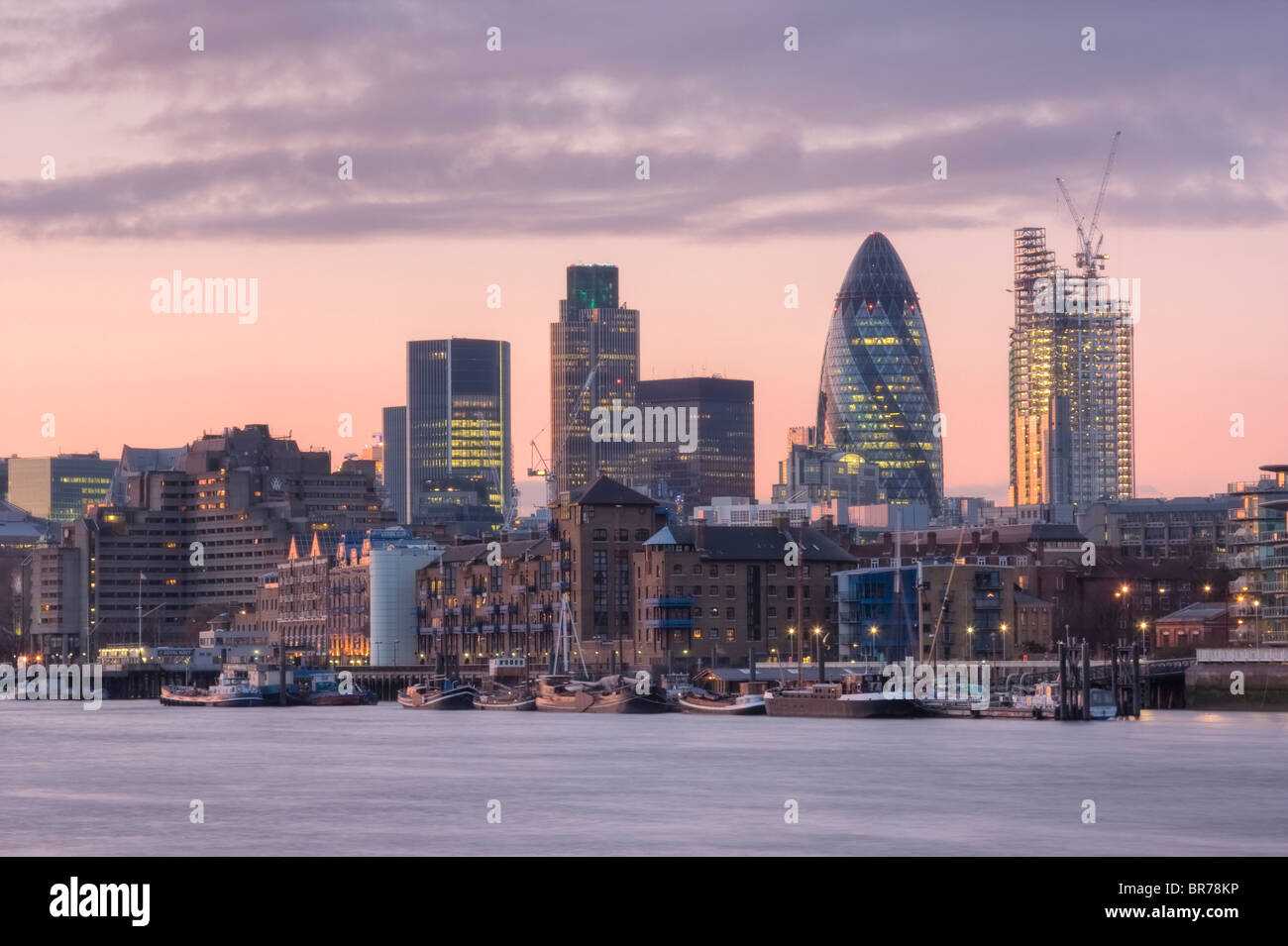 Wapping london docks hi-res stock photography and images - Alamy