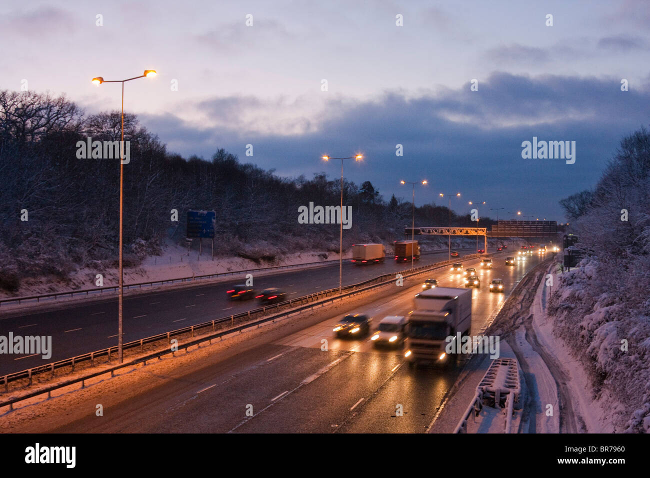 M25 snow hi-res stock photography and images - Alamy