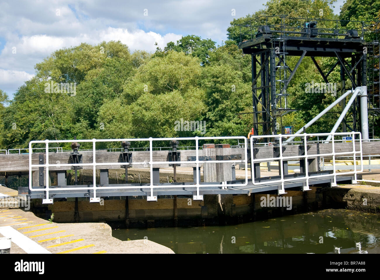 Lock gates on the river Medway Stock Photo - Alamy