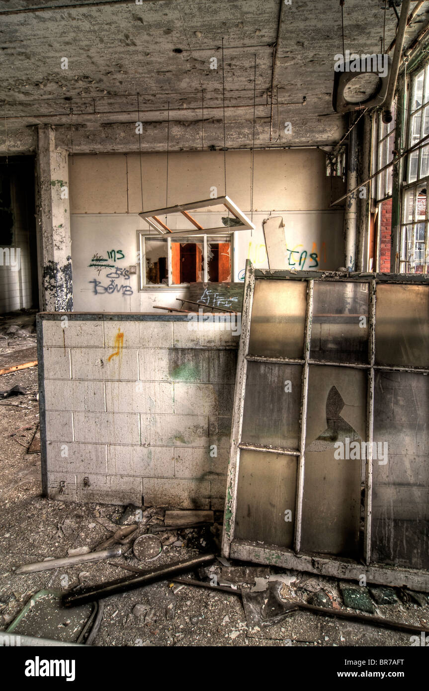 Classroom trash hi-res stock photography and images - Alamy
