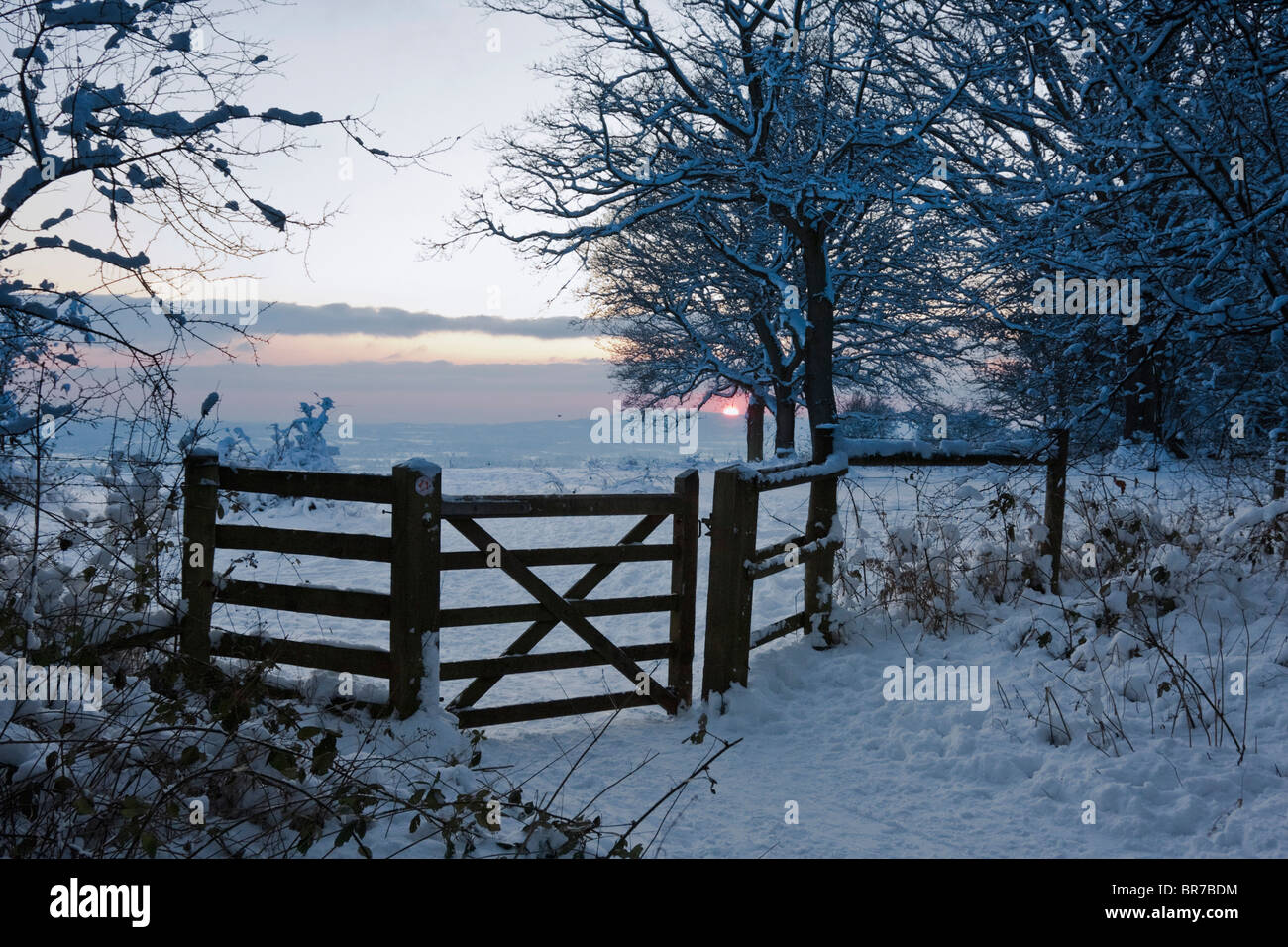 English Snow Scene At Dusk High Resolution Stock Photography and Images ...