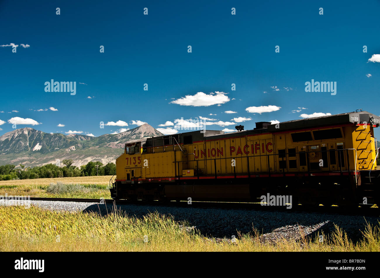 Union pacific train yellow hi-res stock photography and images - Alamy