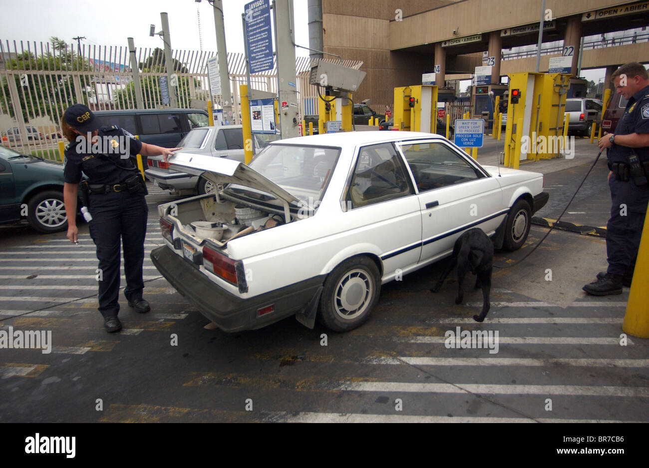 Border patrol agents hi-res stock photography and images - Alamy