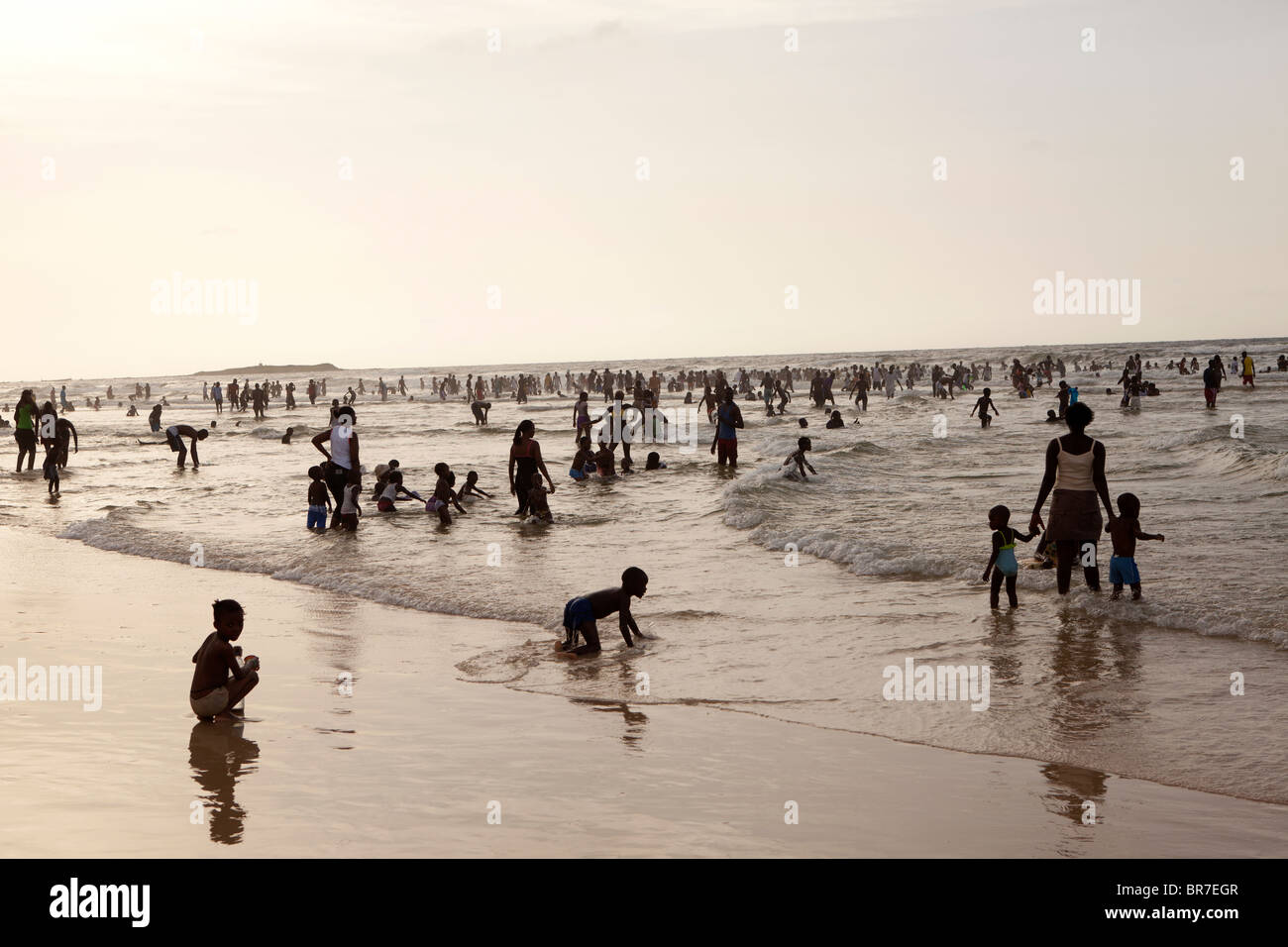 Senegal beach kids hi-res stock photography and images - Alamy