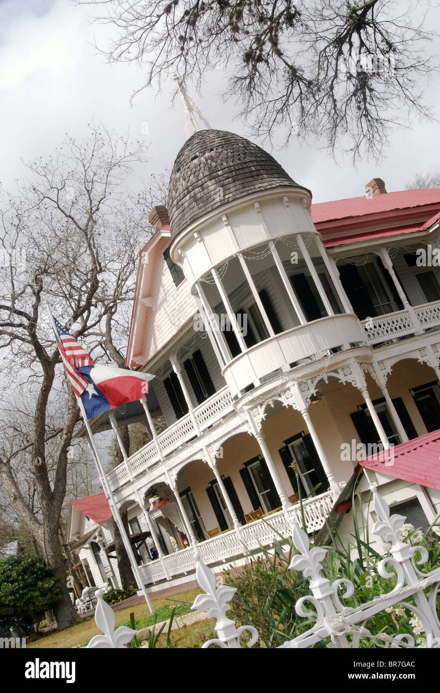 Gruene mansion inn hi-res stock photography and images - Alamy