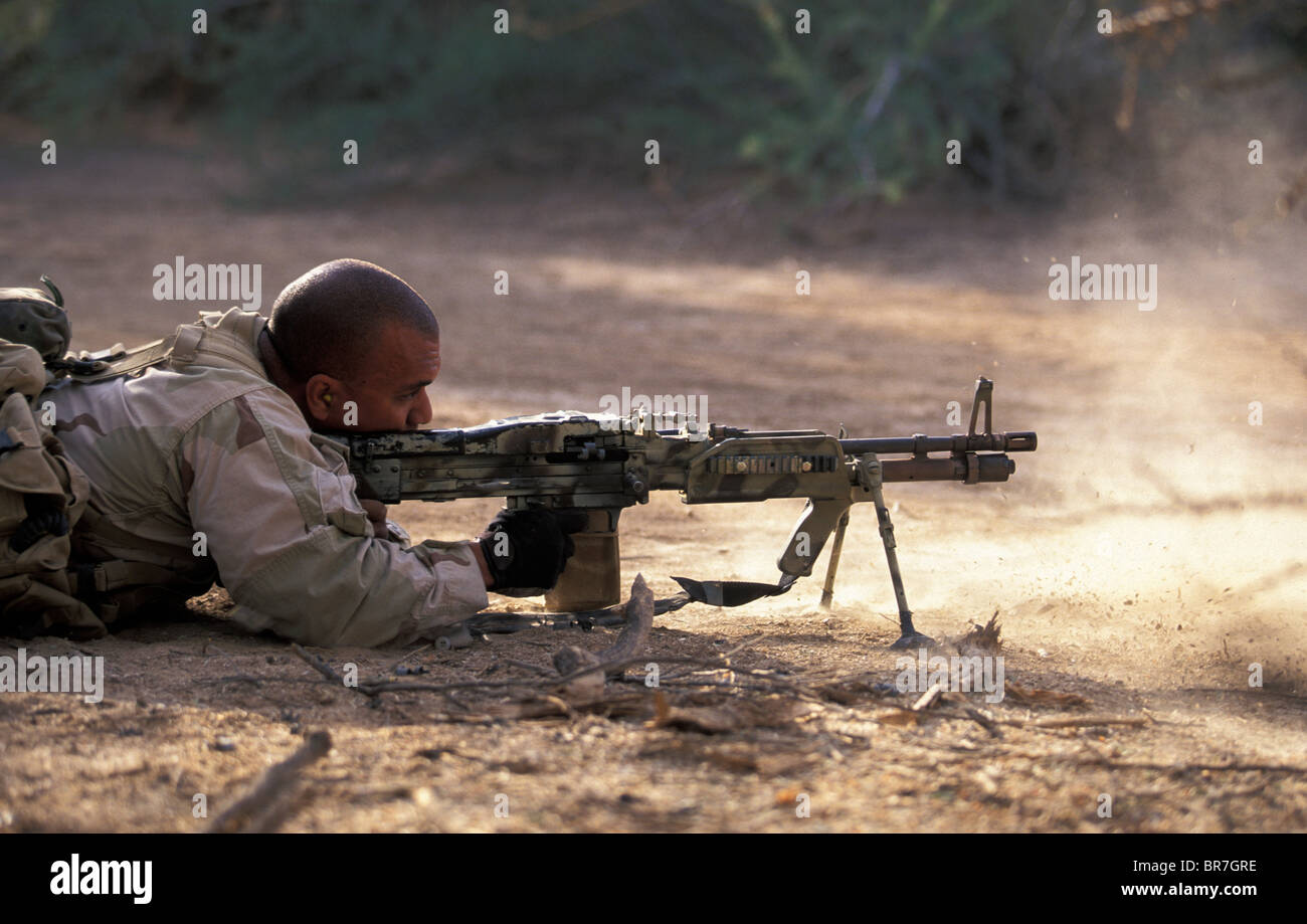 Firing a gun hi-res stock photography and images - Alamy
