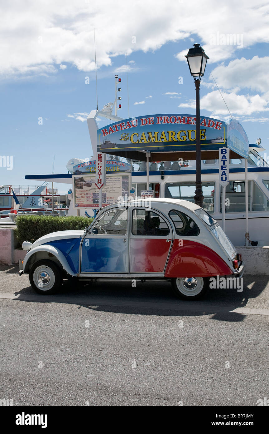Car side view fifties hi-res stock photography and images - Alamy