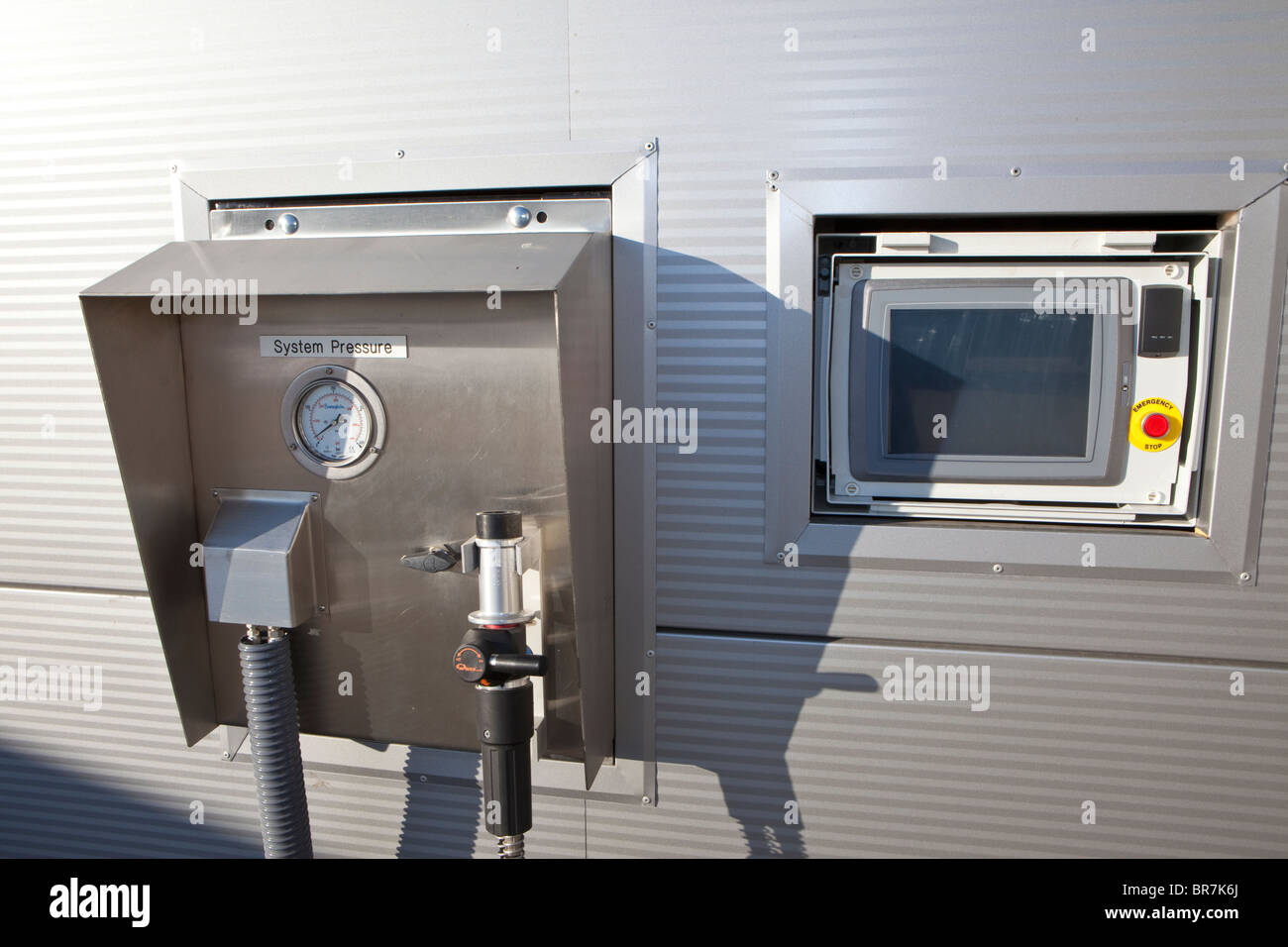 Liquid hydrogen tank hi-res stock photography and images - Alamy