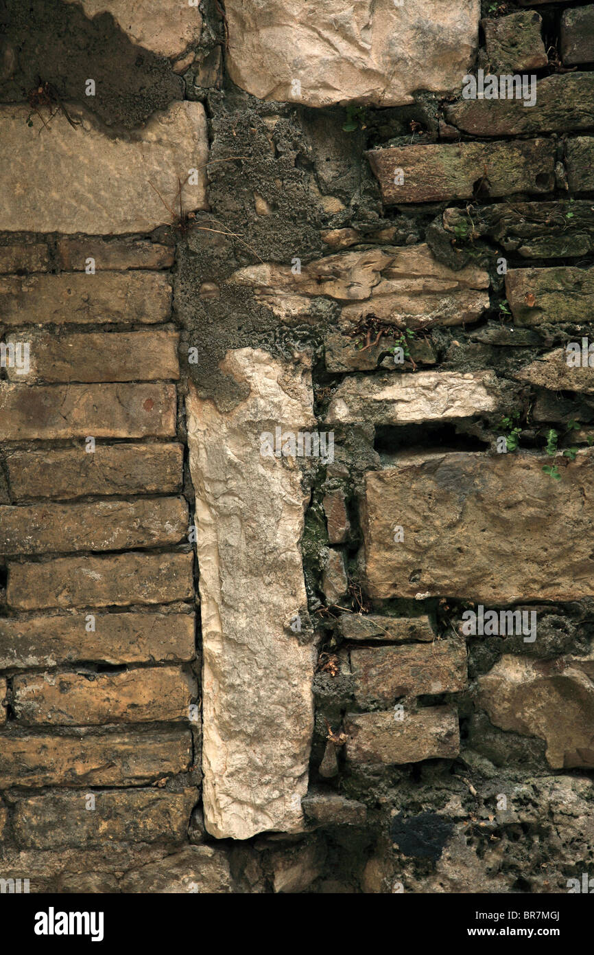 Split wall hi-res stock photography and images - Alamy