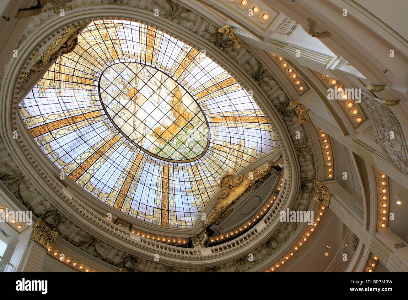 The city of Paris rotunda skylight at Neiman Marcus, San Francisco ...