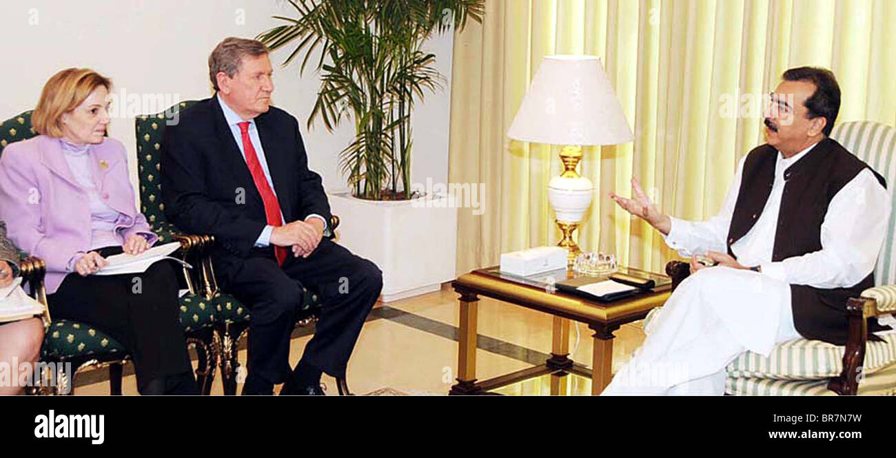 Prime Minister, Syed Yousuf Raza Gillani exchanges views with US ...