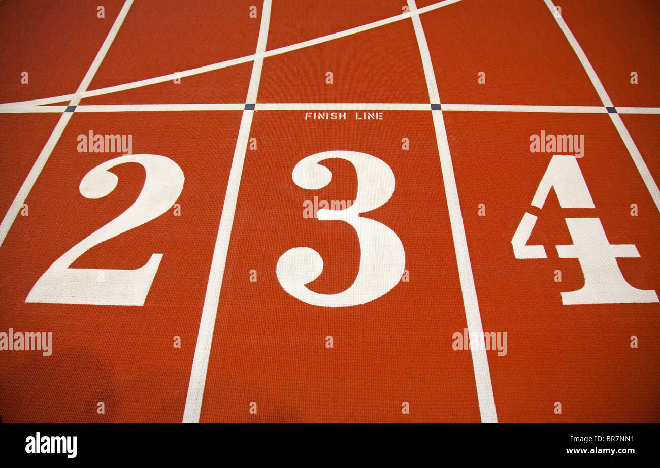 Finish line running hi-res stock photography and images - Alamy