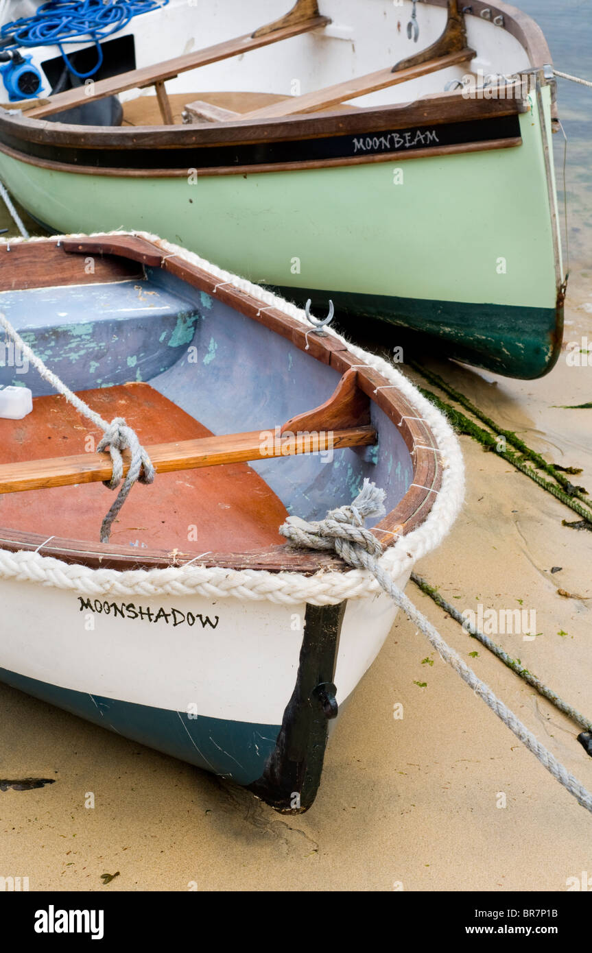 Cornwall colourful boats hi-res stock photography and images - Alamy