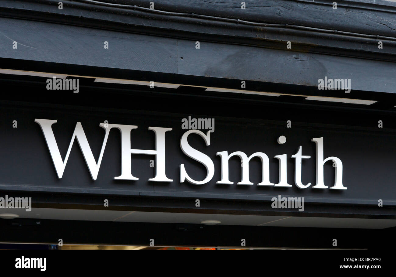 W h smith bookshop hi-res stock photography and images - Alamy