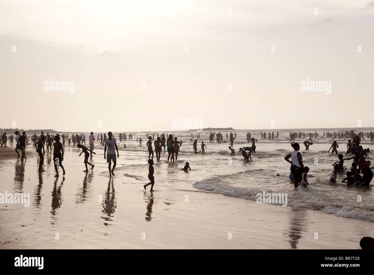 Senegal beach kids hi-res stock photography and images - Alamy