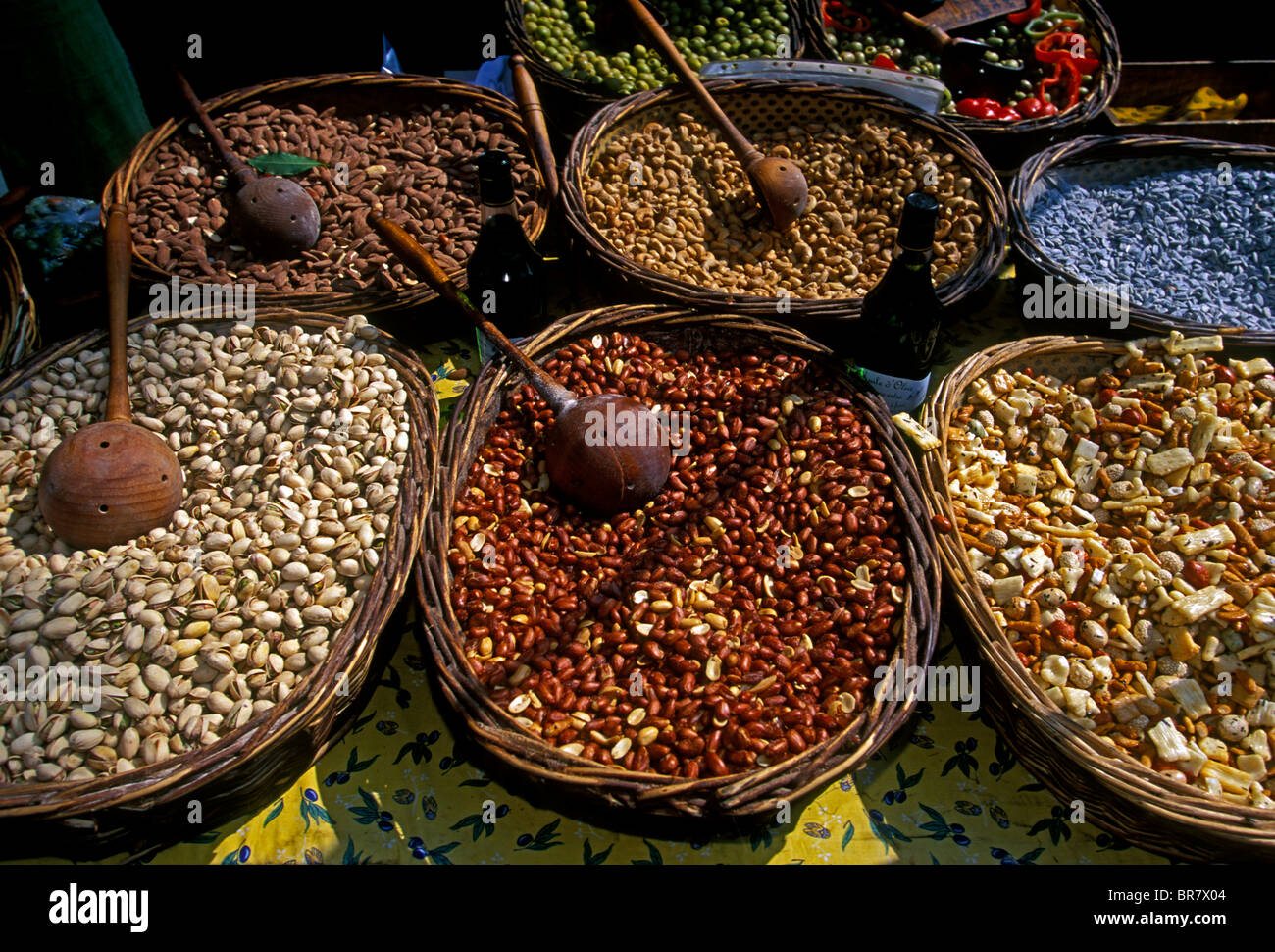 Dried nut seller hi-res stock photography and images - Alamy