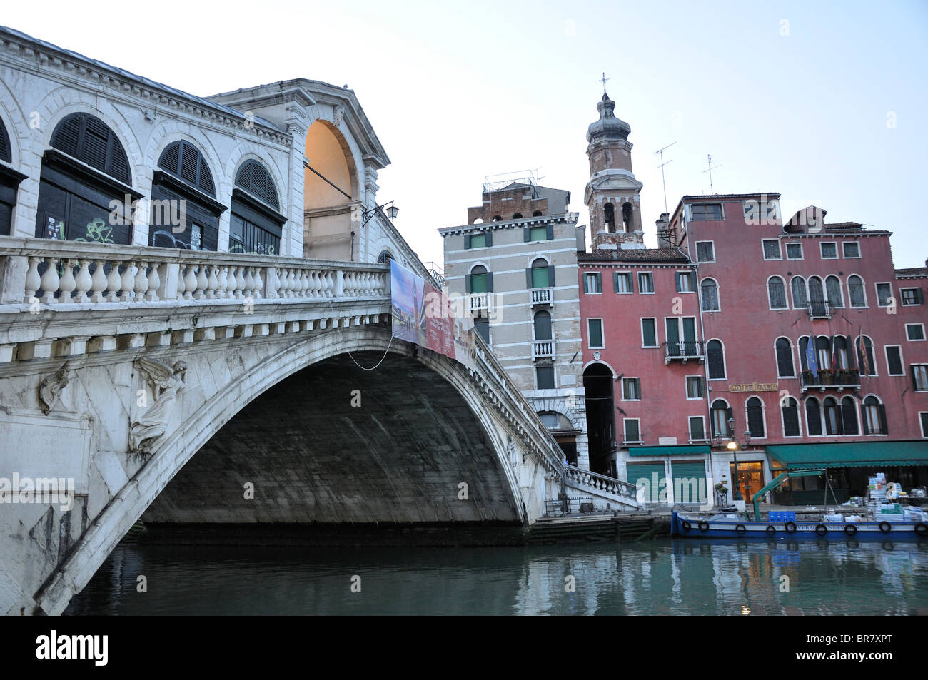 Rialto Bridge, Grand Canal, Venice, Italy Stock Photo - Alamy