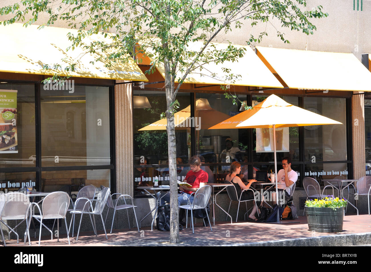 Au Bon Pain cafe, Yale University, New Haven, Connecticut, USA Stock ...