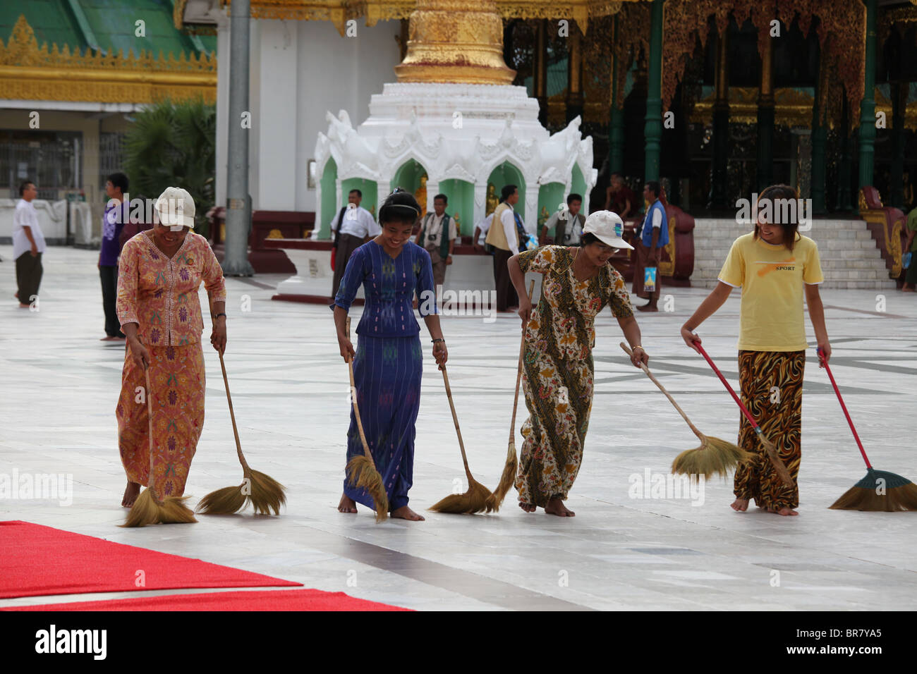 Shwedagon TempleRanggon Myanmar Burma Women Cleaning Stock Photo - Alamy