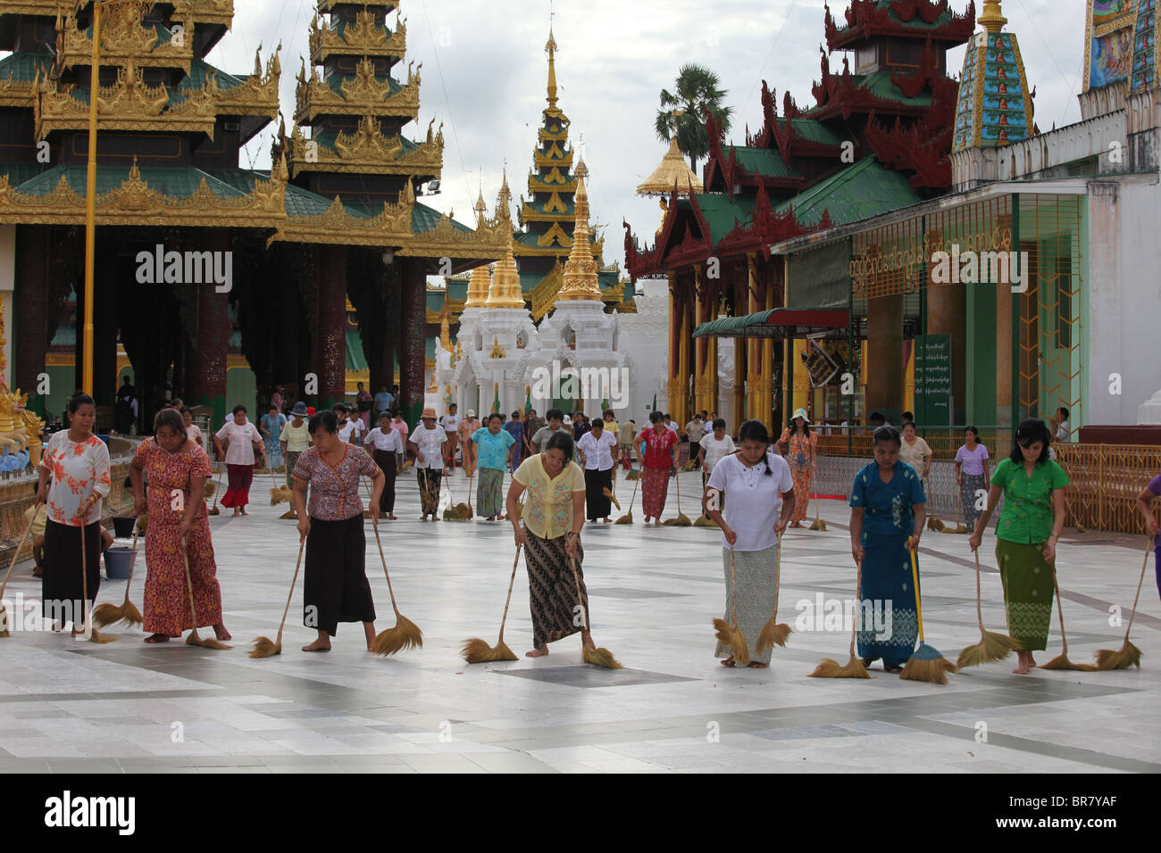 Shwedagon Cleaning Myanmar High Resolution Stock Photography and Images ...