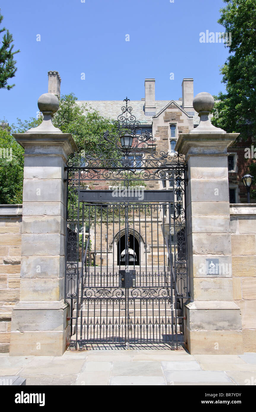 Berkeley college yale university hi-res stock photography and images ...