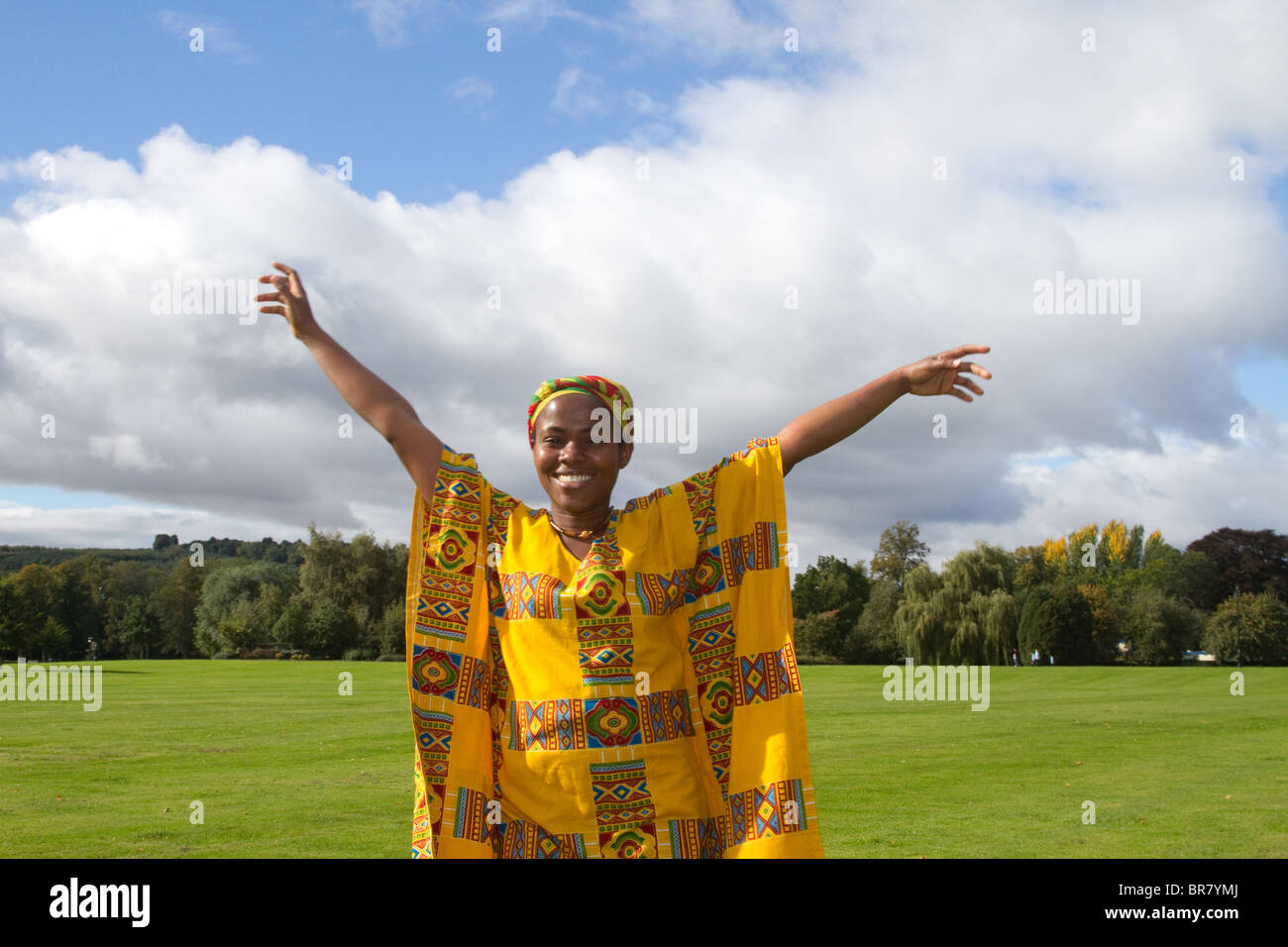 People of in Perths 800 celebrations Carnival Parade to celebrate Perth ...