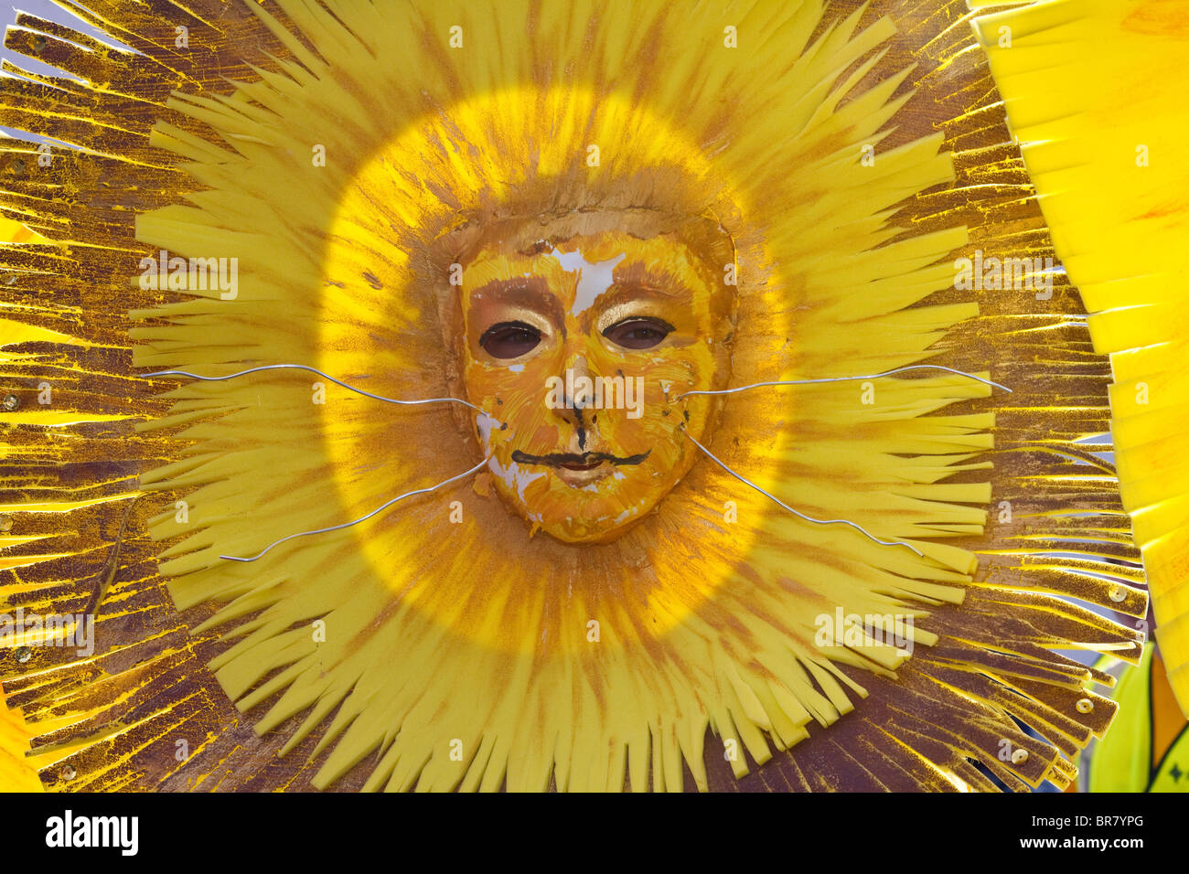 People of in Perths 800 celebrations Carnival Parade to celebrate Perth ...