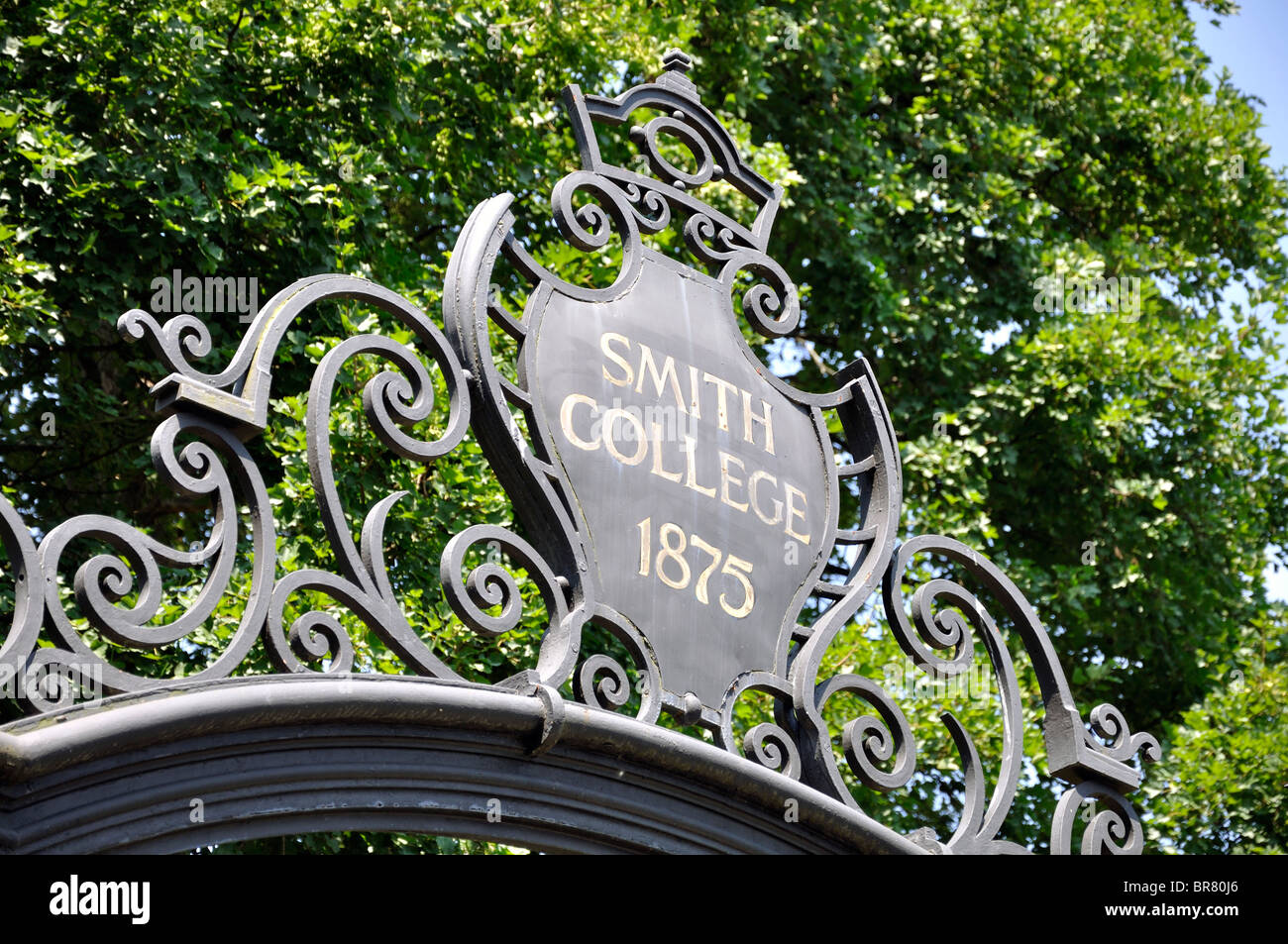 Smith college gate campus hi-res stock photography and images - Alamy