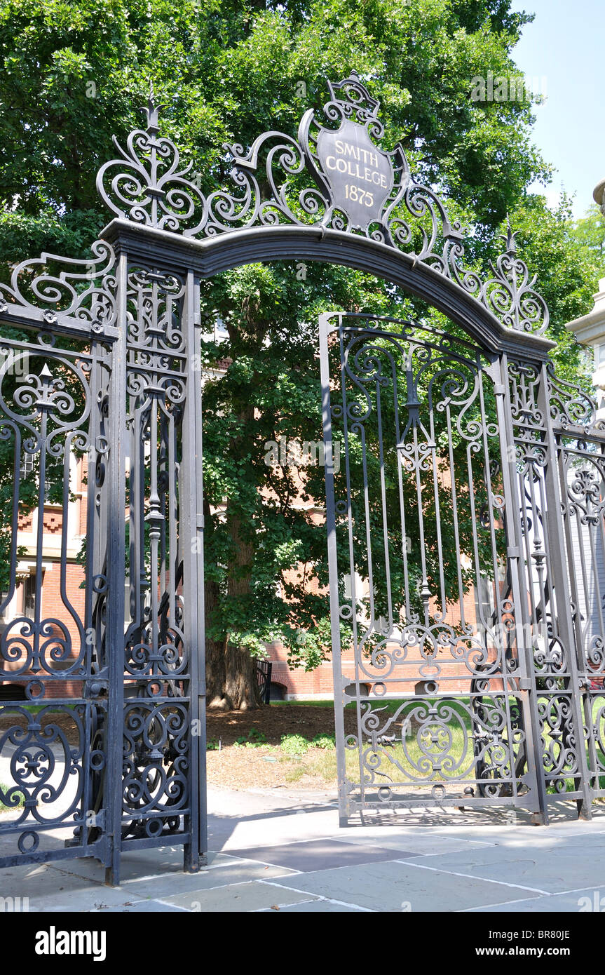 Smith college gate campus hi-res stock photography and images - Alamy