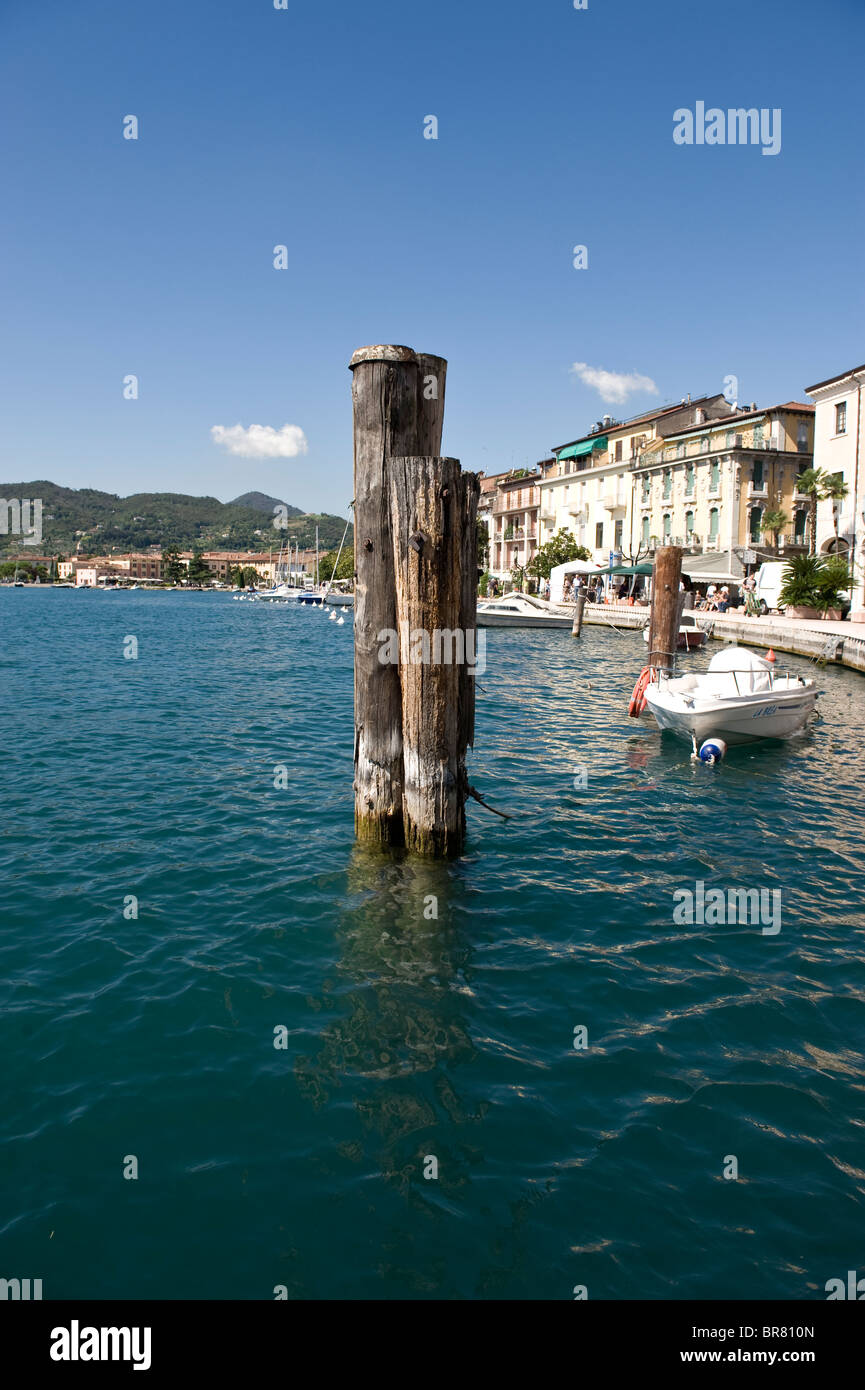 Mooring posts in Lake Garda, northern Italy Stock Photo - Alamy