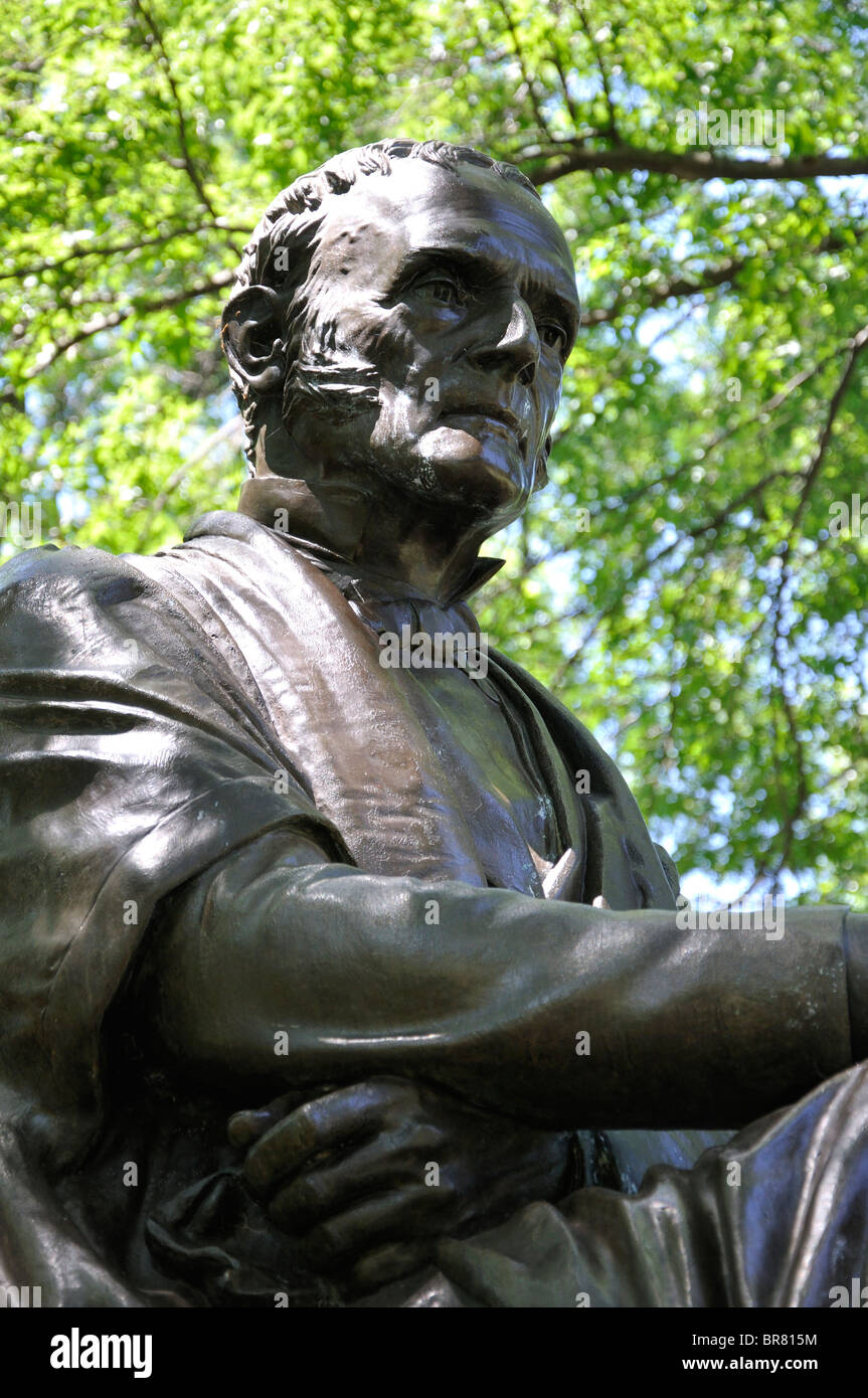 Theodore dwight woolsey statue hi-res stock photography and images - Alamy
