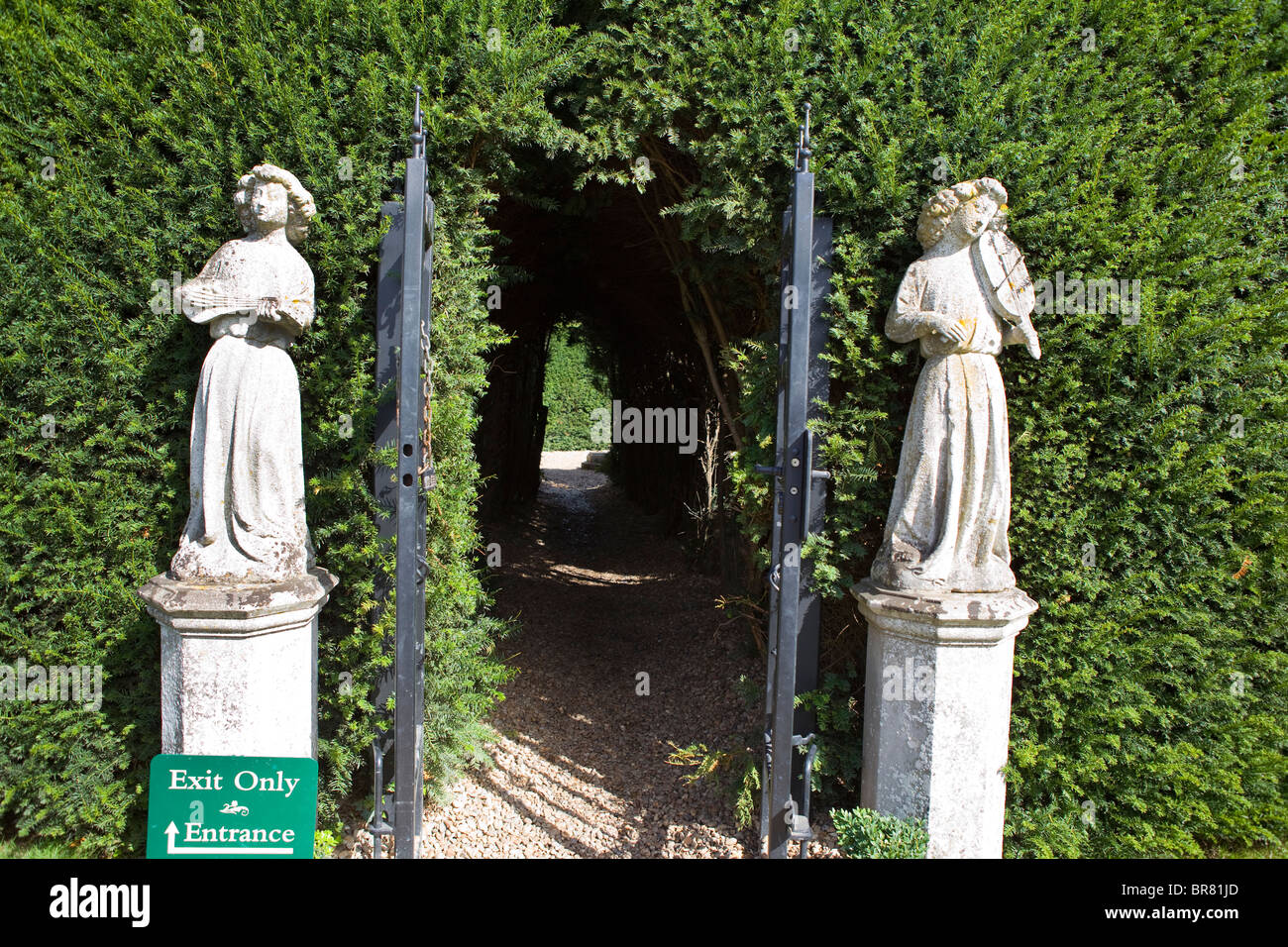 The maze, Hever Castle, Kent, England Stock Photo - Alamy