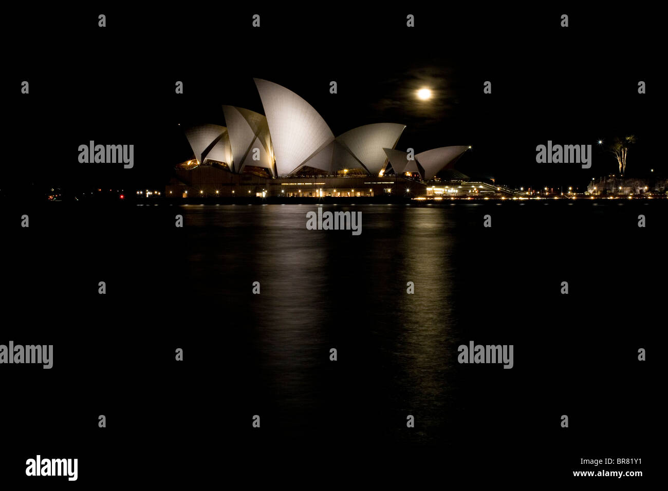 Sydney opera house night hi-res stock photography and images - Alamy