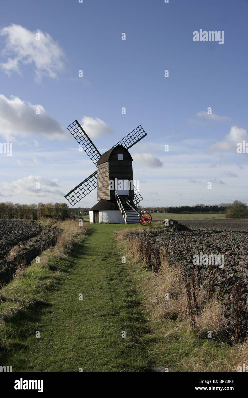 Pitstone windmill, buckinghamshire hi-res stock photography and images ...