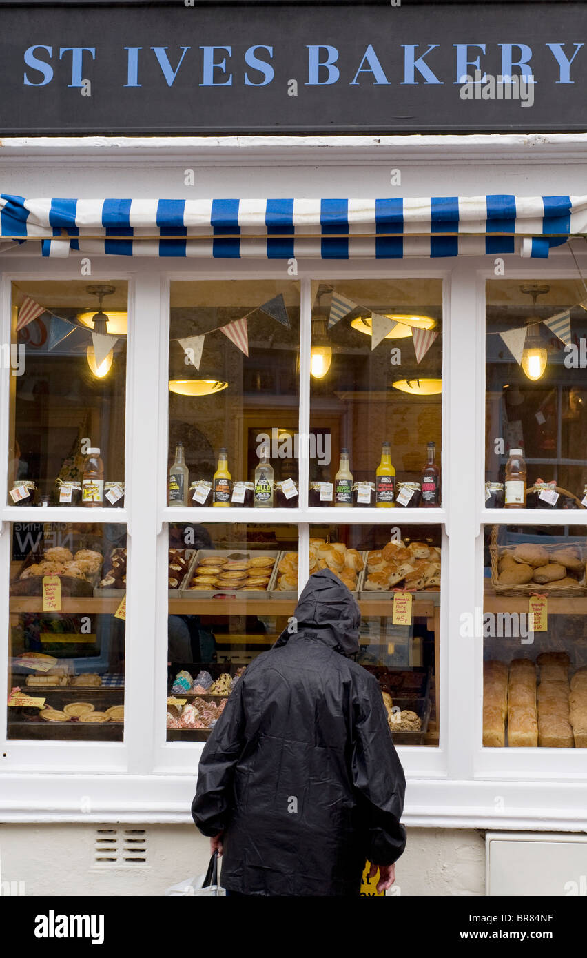 Bakery Shop Window Stock Photos & Bakery Shop Window Stock Images - Alamy