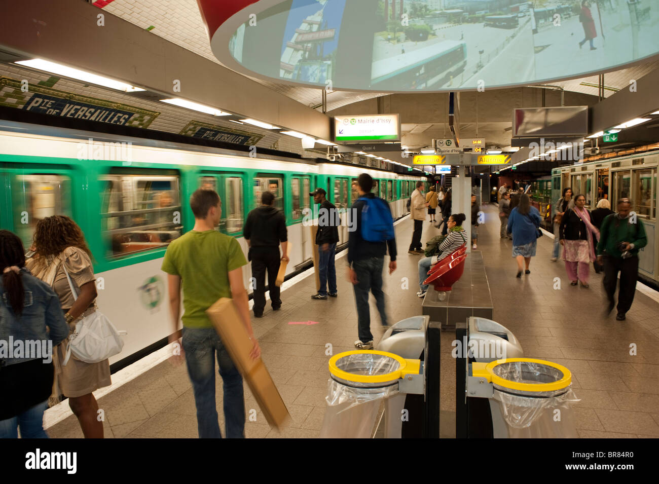 Paris, France, Wide Angle View, RATP Paris Metro, Large Crowd People ...
