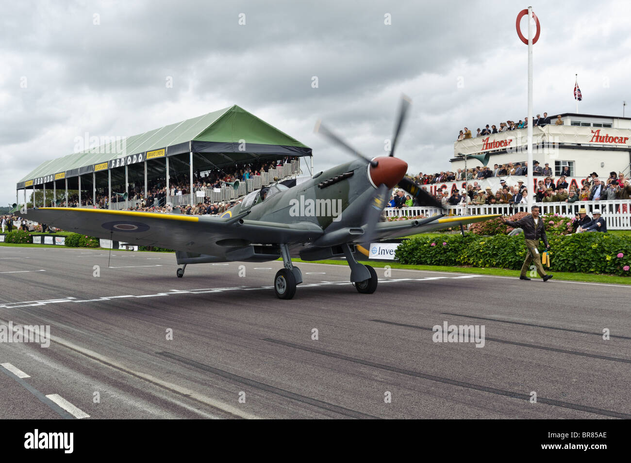 Spitfire gun hi-res stock photography and images - Alamy