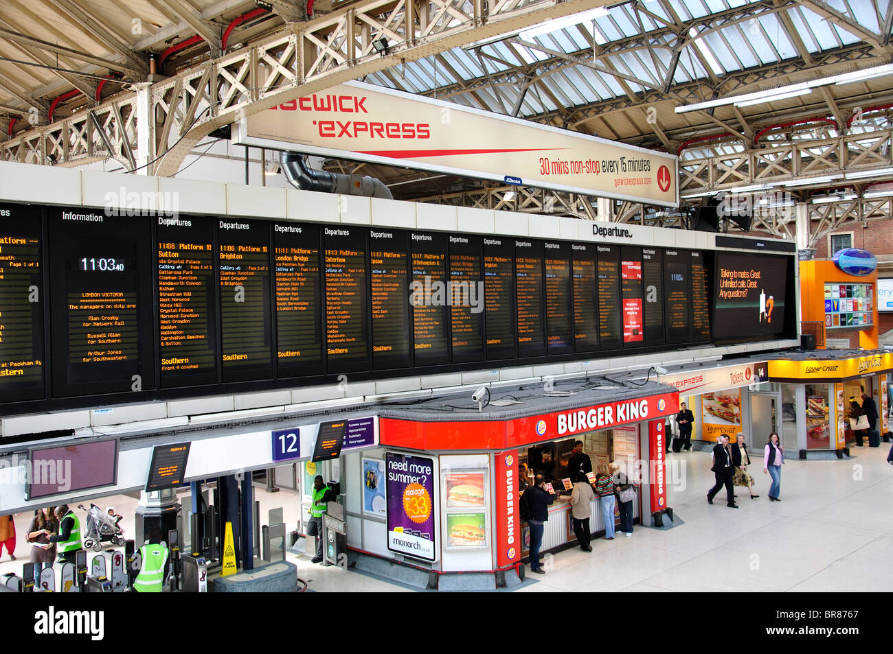 London Victoria Station interior, Belgravia, City of Westminster ...