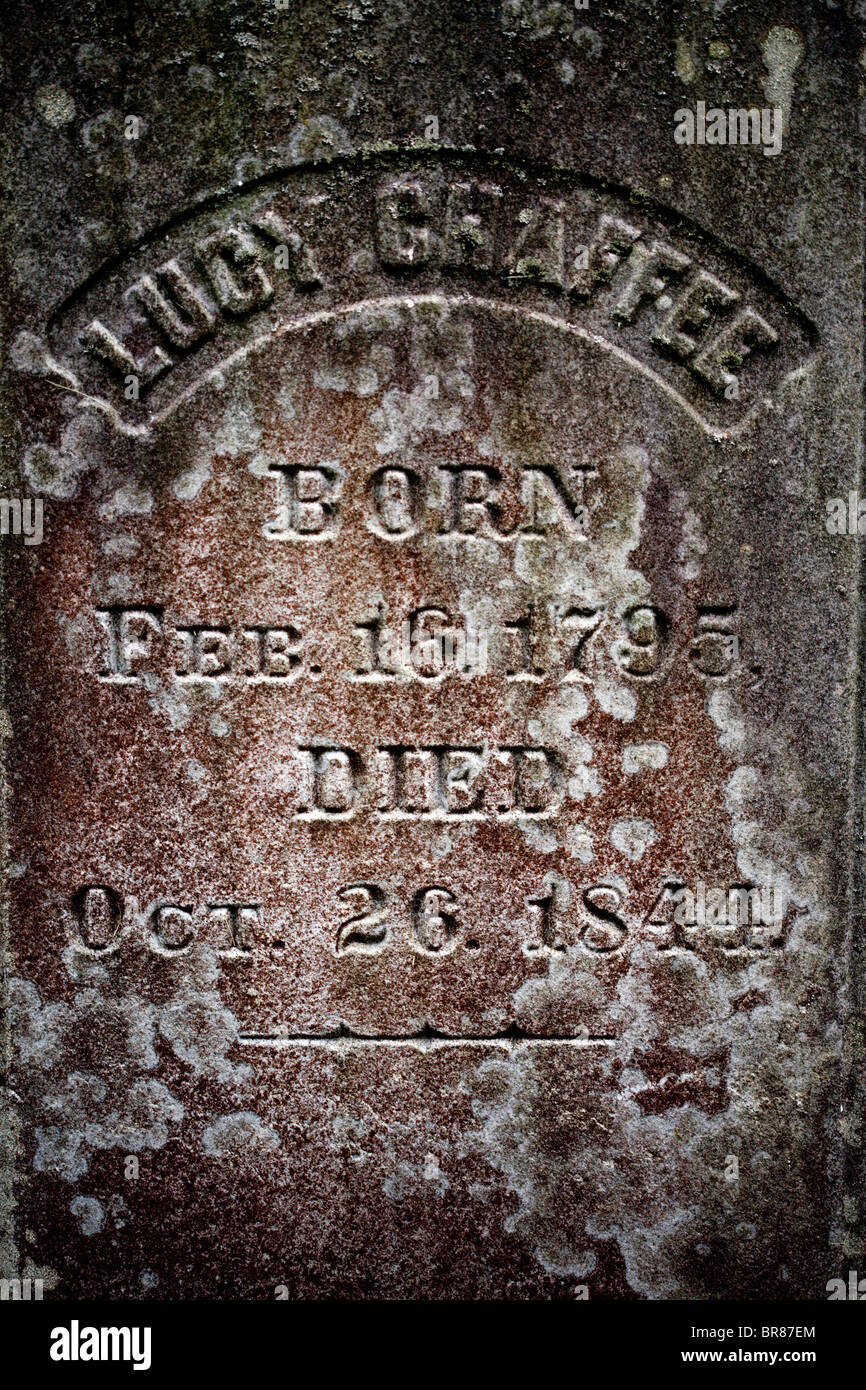 Antique headstone hi-res stock photography and images - Alamy