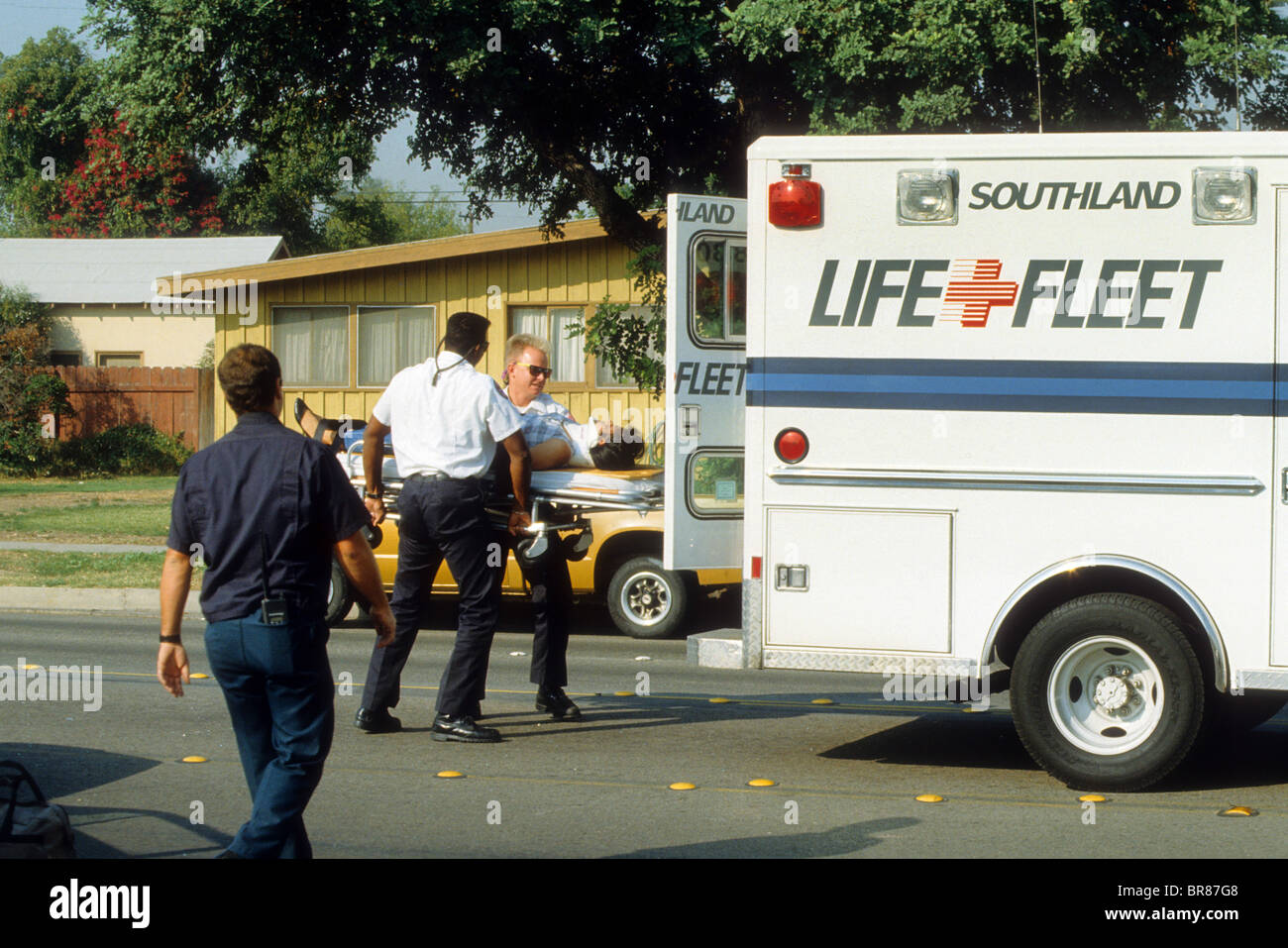 Ambulance emergency response vehicle paramedic medical rescue code 3 ...