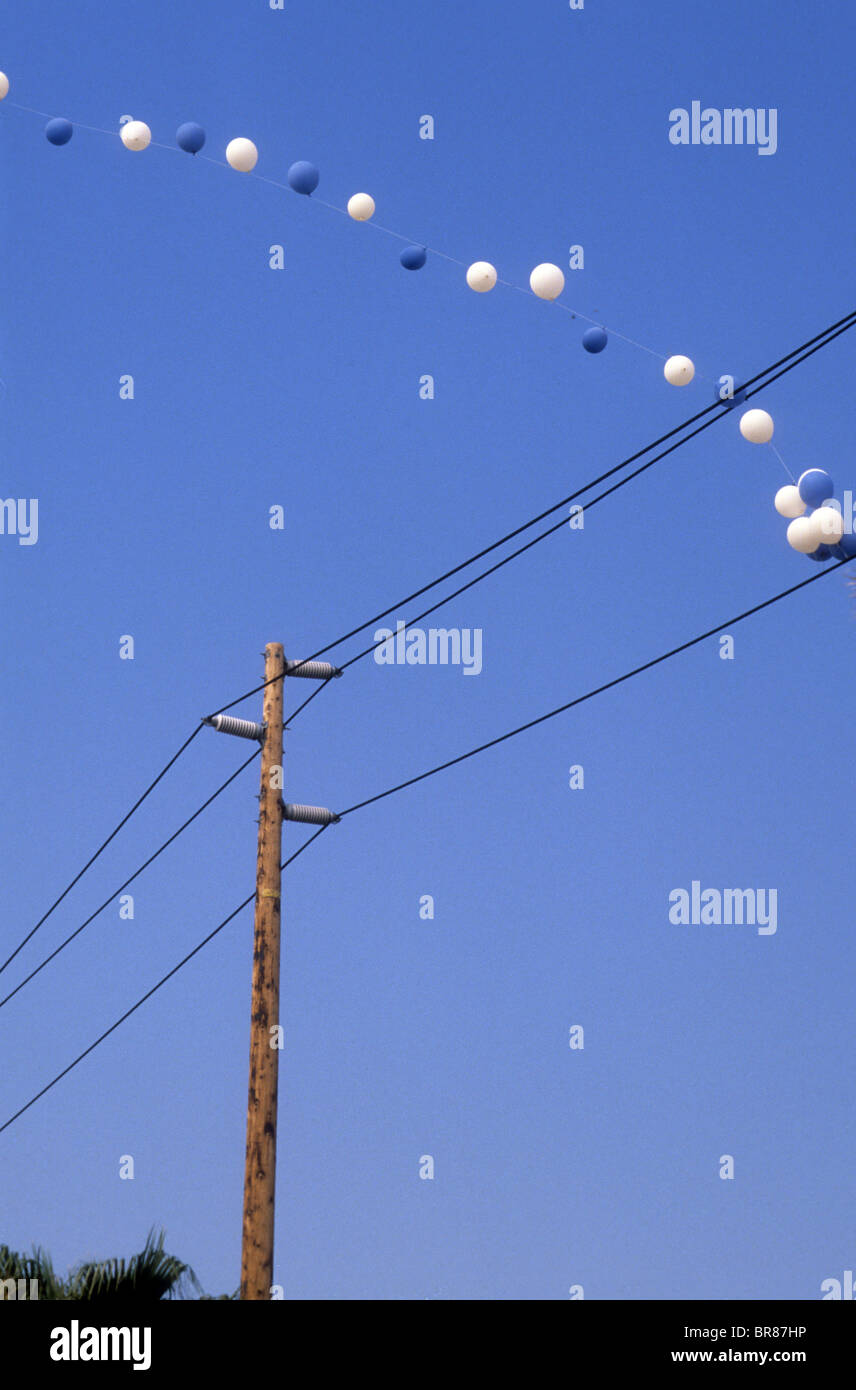 String wire hi-res stock photography and images - Alamy