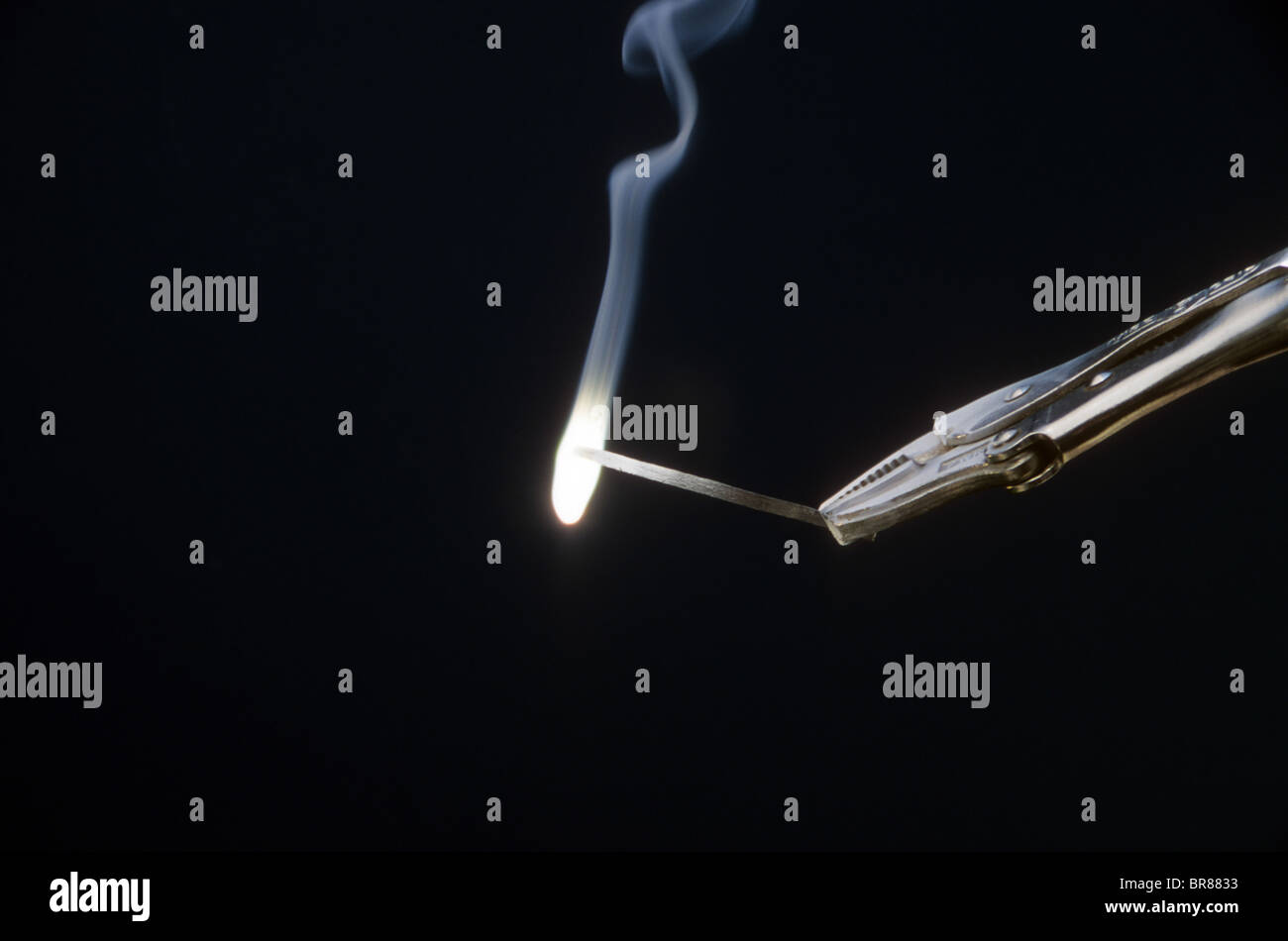 Magnesium metal hi-res stock photography and images - Alamy