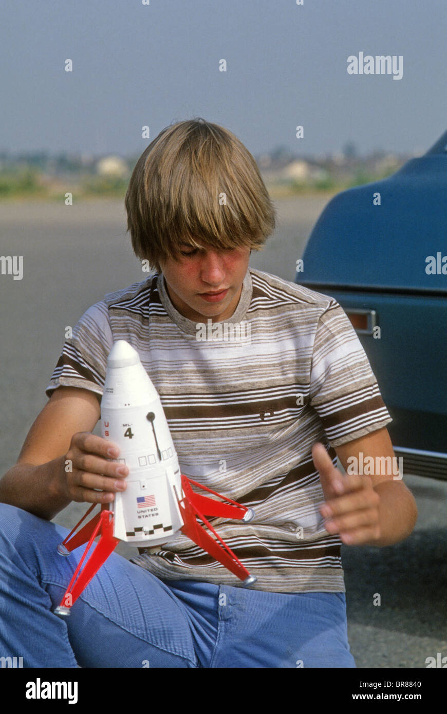 Father boy model rocket hi-res stock photography and images - Alamy