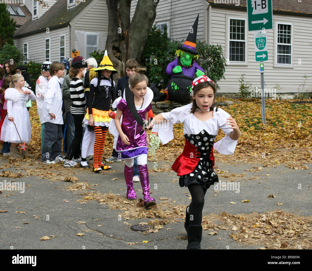 Children dressing up school hi-res stock photography and images - Alamy