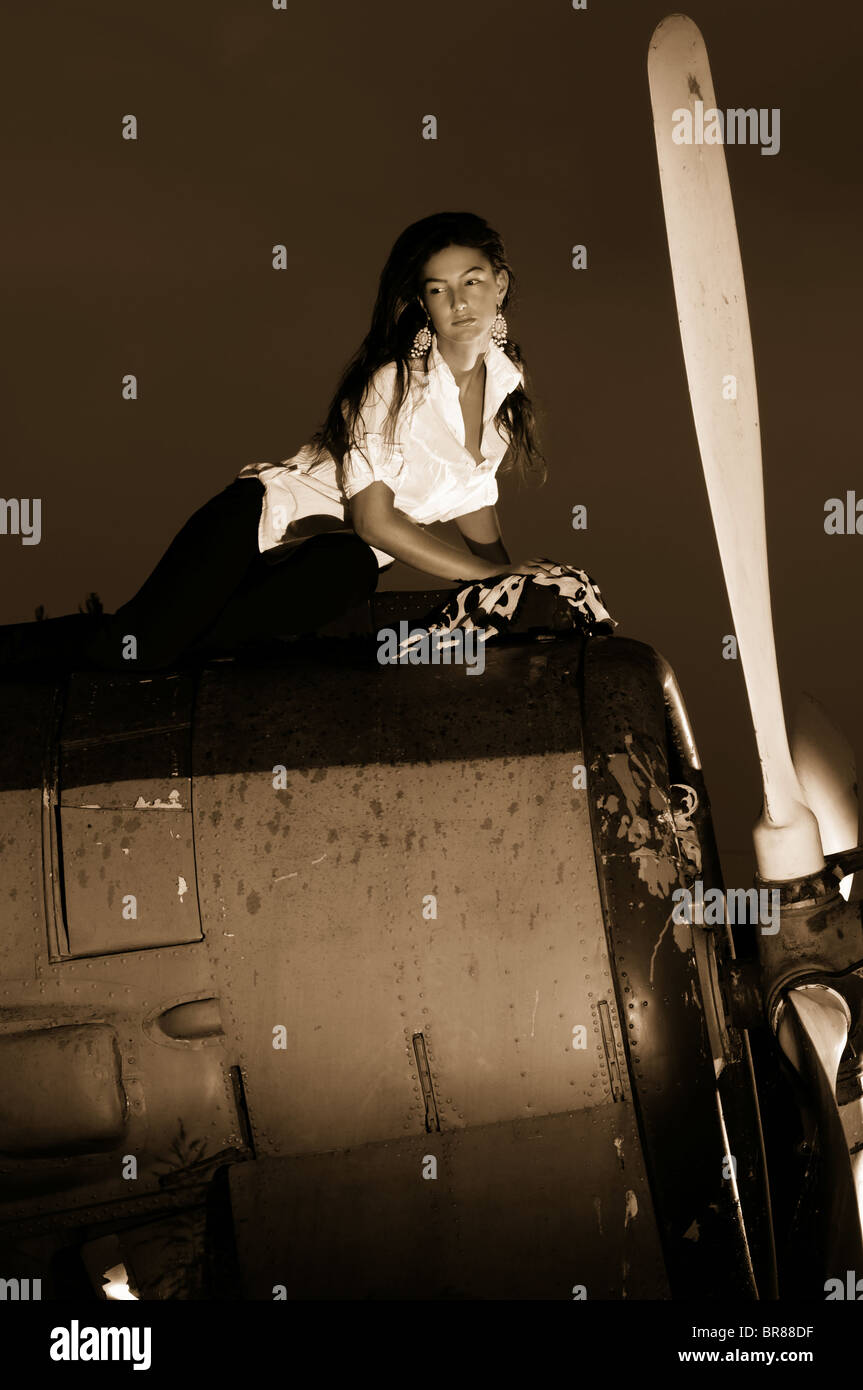 Plane engine woman hi-res stock photography and images - Alamy