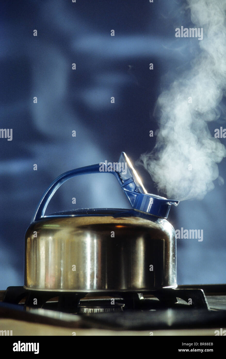 tea kettle steam science heat Stock Photo - Alamy