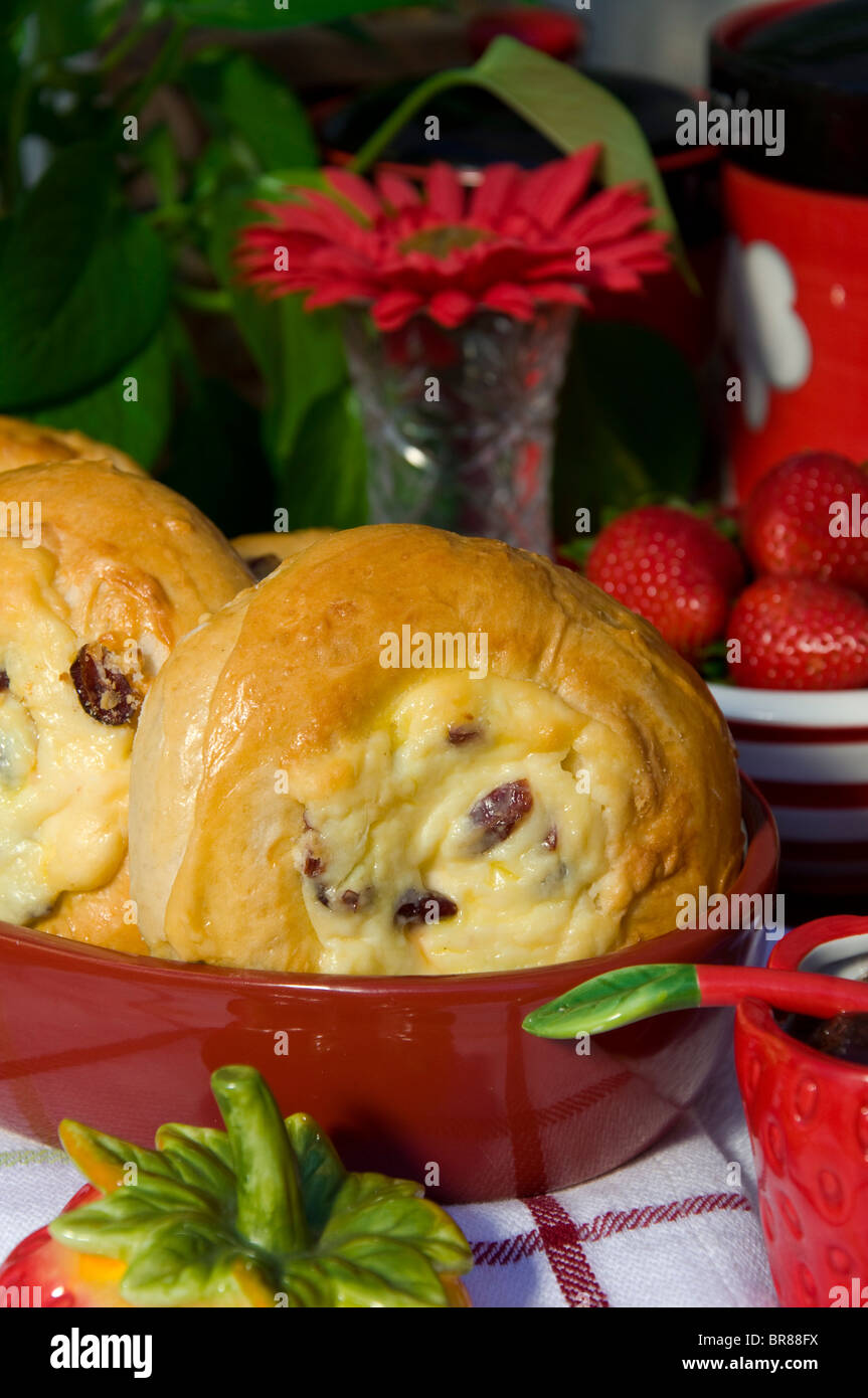 Pastry with raisins and cheese cream Stock Photo - Alamy