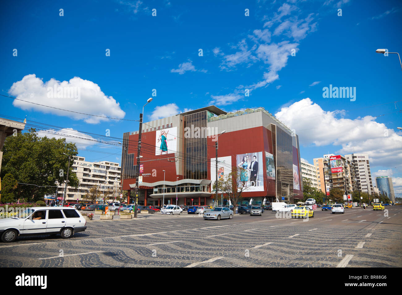 Metropolitan mall hi-res stock photography and images - Alamy