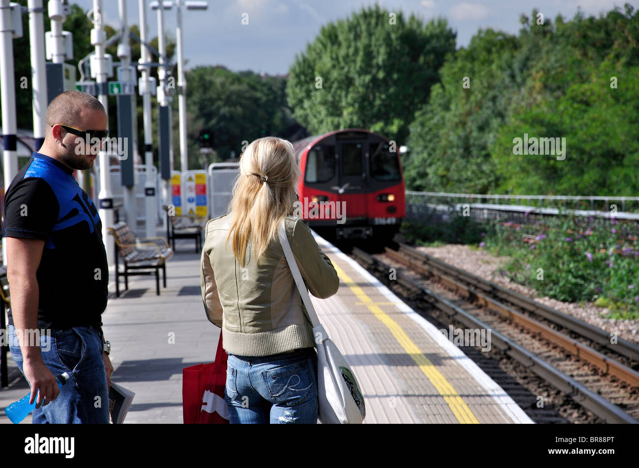 Brent Cross Underground Station, Brent Cross, London Borough of Barnet ...